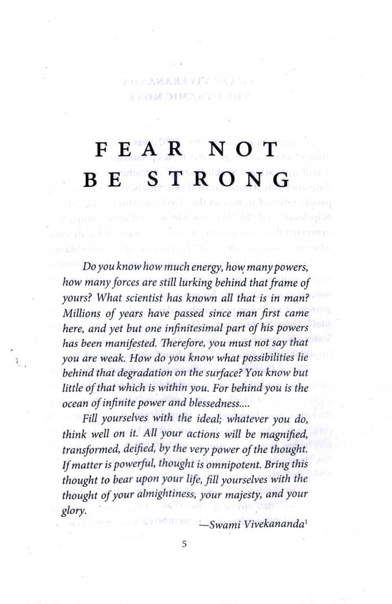 Fear Not Be Strong (Advaita Ashrama) (English) (Paperback)
